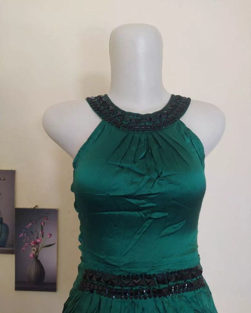 Emerald green dress satin like new, Fesyen Wanita, Pakaian Wanita, Gaun ...