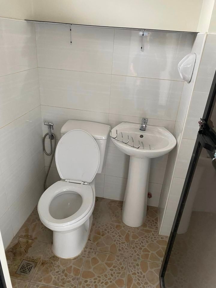 Female Bed Spacer QC / TRINOMA / SMNORTH / Vertis North / Quezon City ...