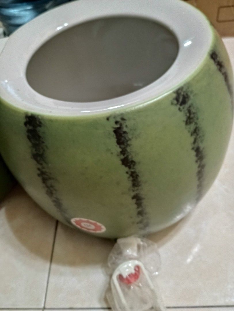 Guci galon keramik, Kitchen & Appliances di Carousell