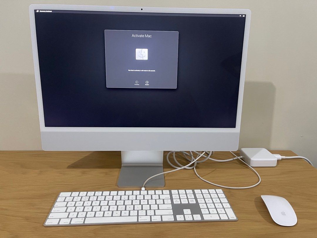 iMac (24-inch, M1, 2021) on Carousell
