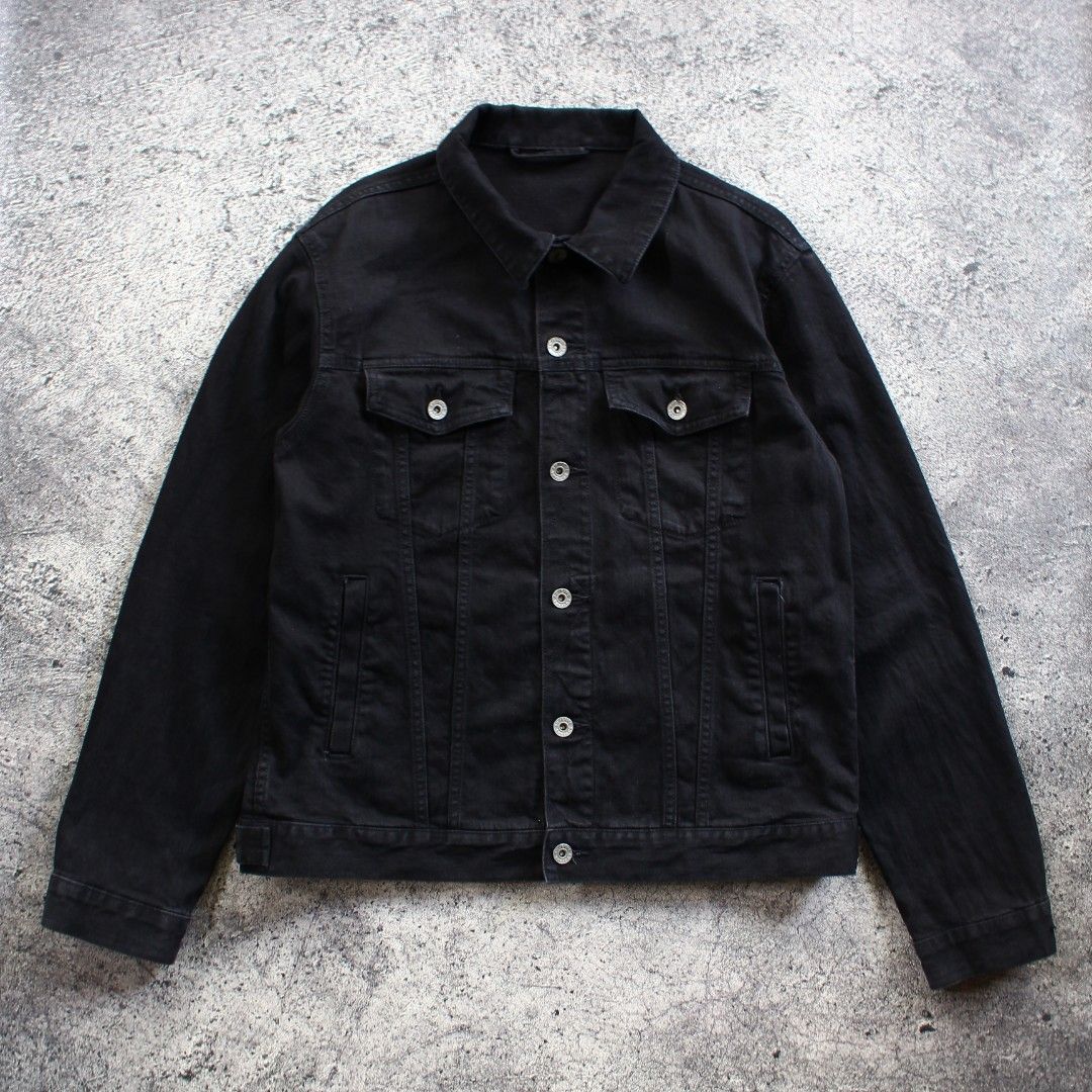 Jacket Denim/Trucker Global Uniqlo (GU) Hitam, Fesyen Pria, Pakaian ...
