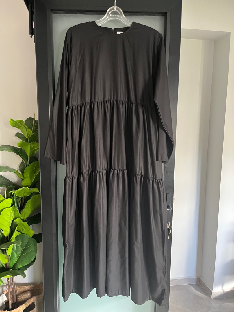 Kaifiyyah Tiered Dress, Women's Fashion, Muslimah Fashion, Dresses on ...