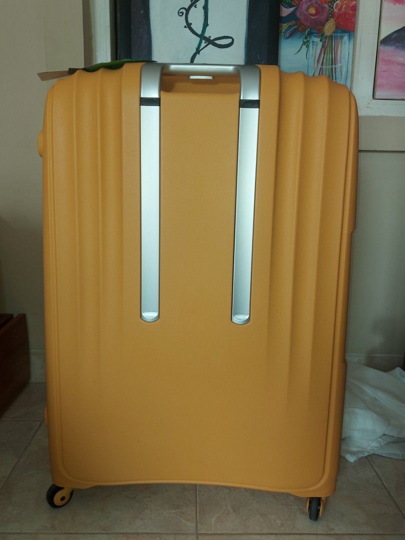 Koper Lojel Lineo 32 inch Hardcase , Lemon on Carousell