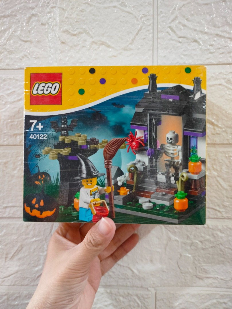 Lego 40122 Trick or Treat Halloween Set on Carousell