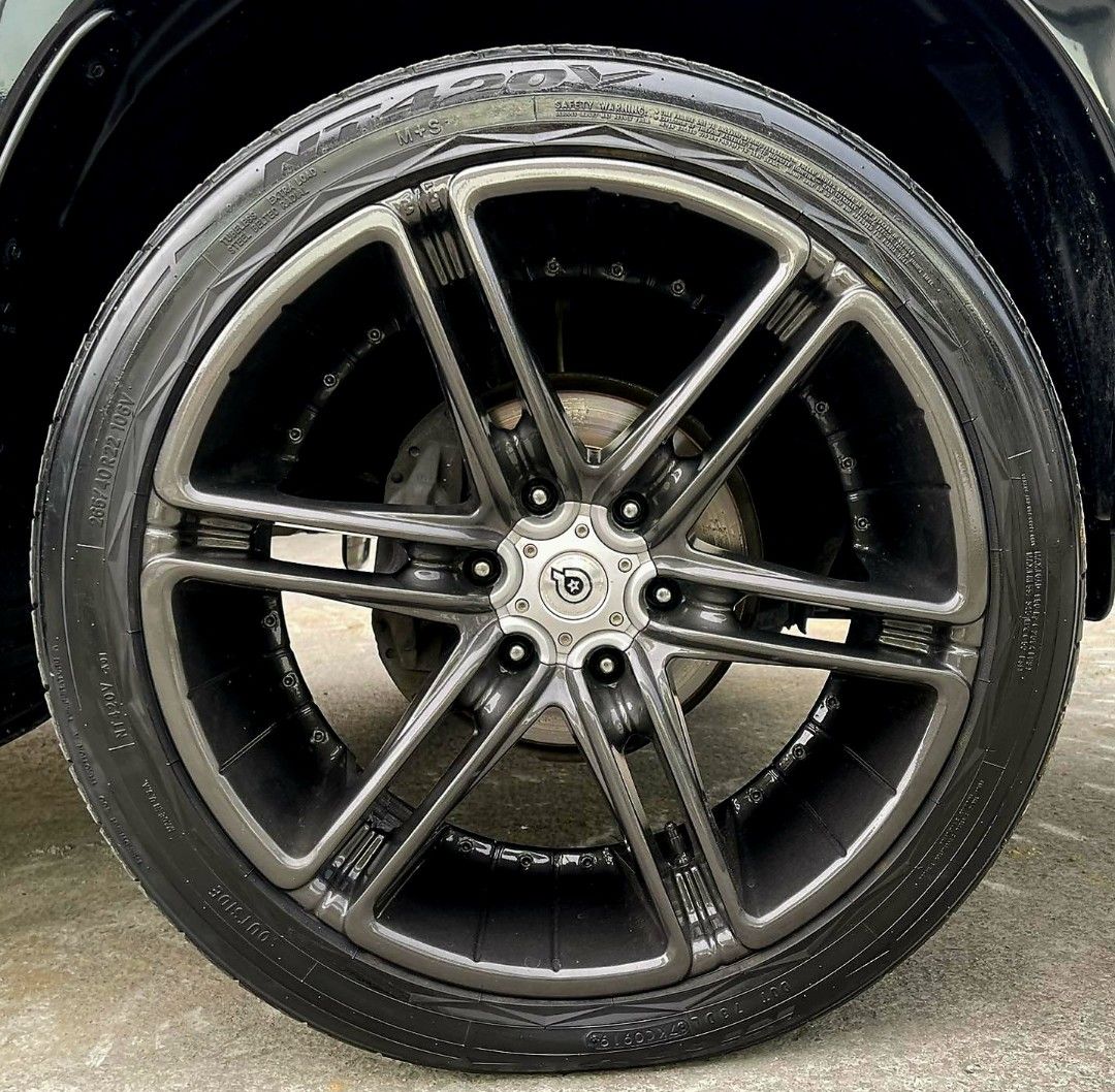 Loaded 4x4 Toyota Hilux 22inch Dropstars Mags. Well Kept. See to ...