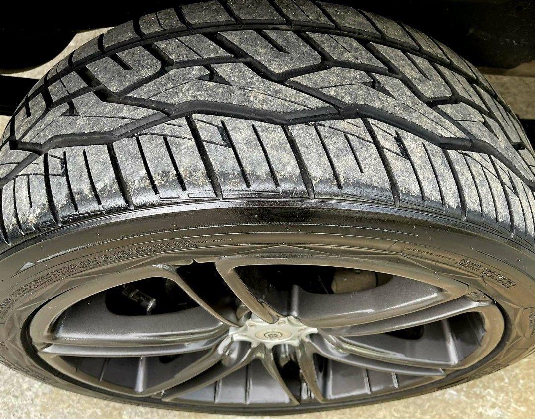 Loaded 4x4 Toyota Hilux 22inch Dropstars Mags. Well Kept. See to ...