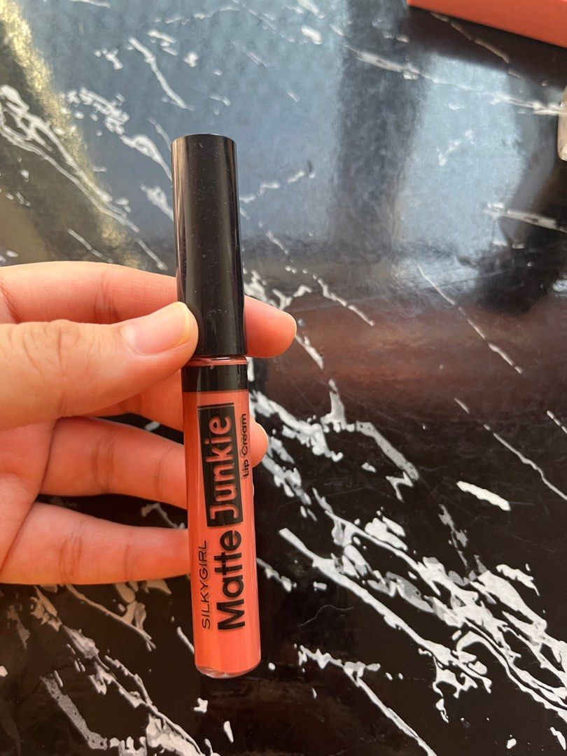 maybelline matte junkie, Beauty & Personal Care, Face, Makeup on Carousell