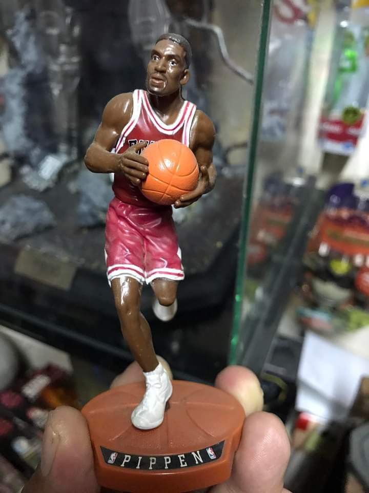 NBA Starting Line Up Legends Jordan & Pippen Action Figures on Carousell