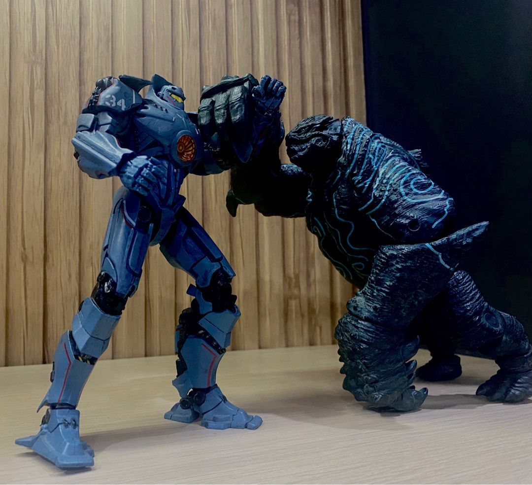 NECA Pacific Rim Leatherback, Hobbies & Toys, Toys & Games on Carousell