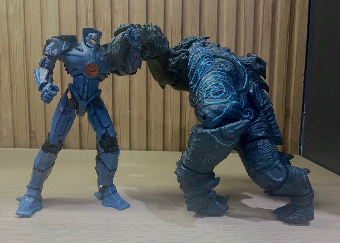 NECA Pacific Rim Leatherback, Hobbies & Toys, Toys & Games on Carousell