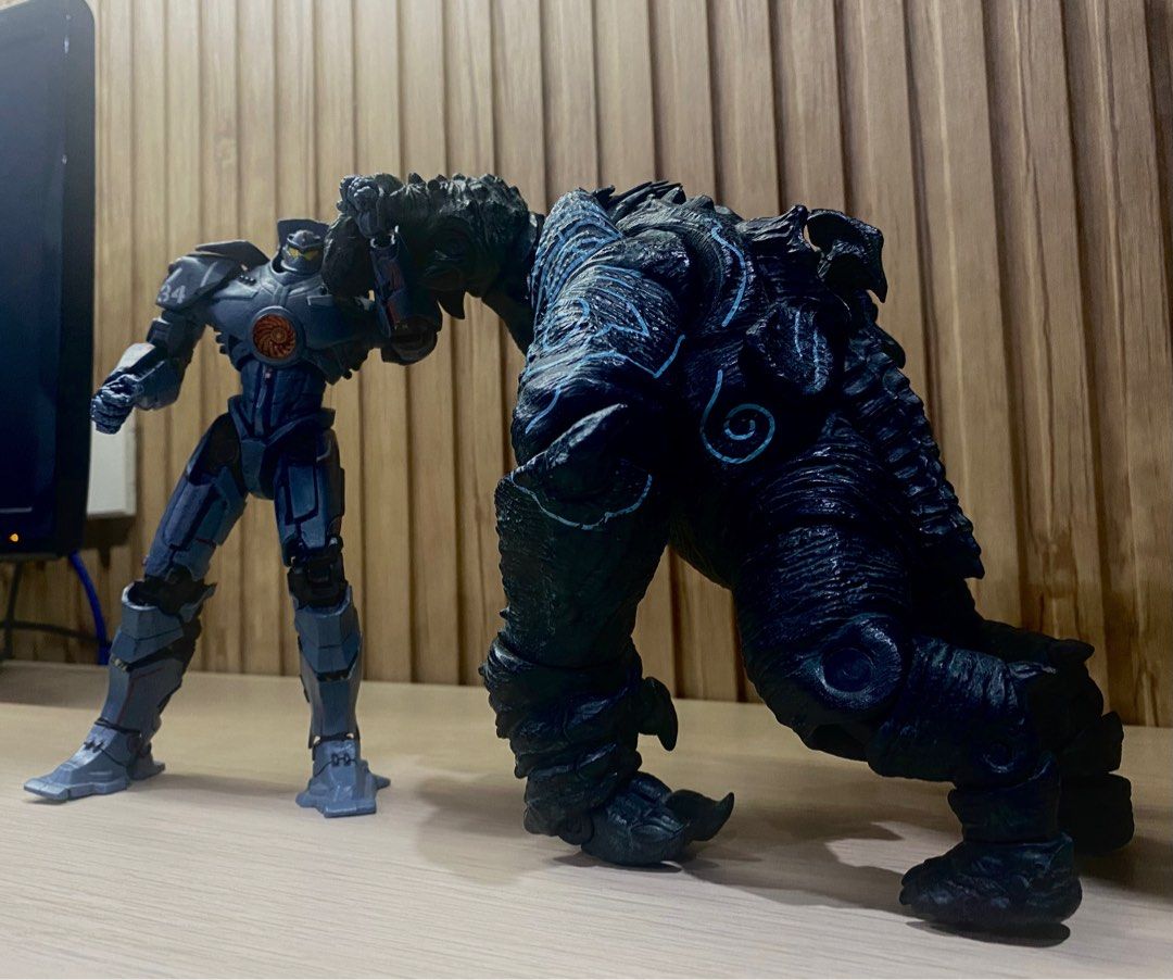NECA Pacific Rim Leatherback, Hobbies & Toys, Toys & Games on Carousell