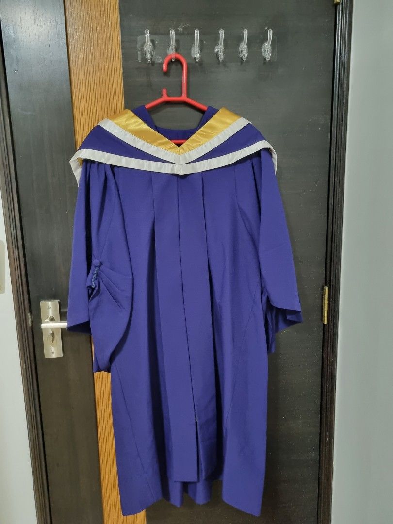 NUS/NTU Bachelor of Engineering Cloak & Mortarboard, Women's Fashion ...