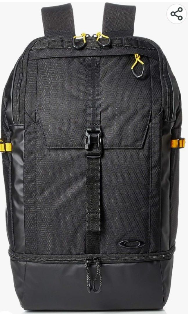Oakley Essential 2 Day Pack in Black color, Men's Fashion, Bags ...