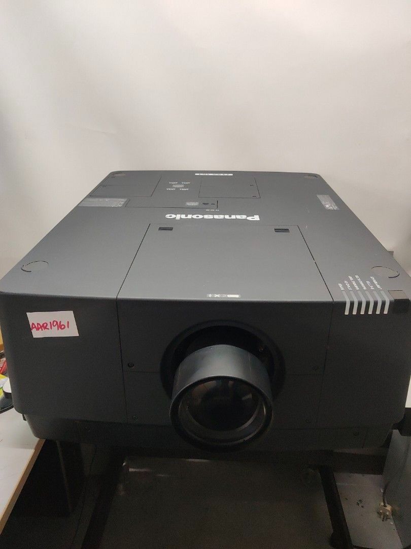 Panasonic Ex16k Xga 16k Lumens Large Venue Lcd Projector With 15ft