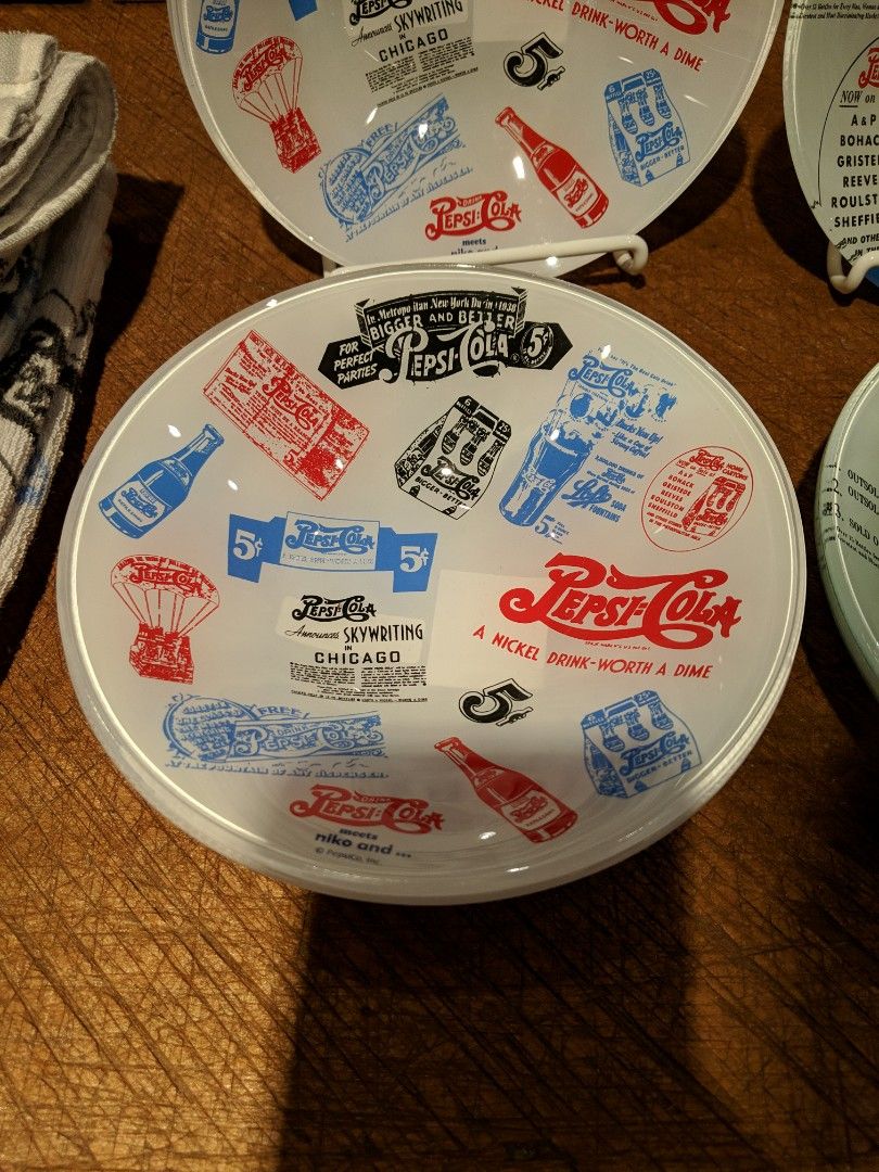 Pepsi classic glass plate bowl, new, 傢俬＆家居, 廚具和餐具, 餐具和餐具 - Carousell