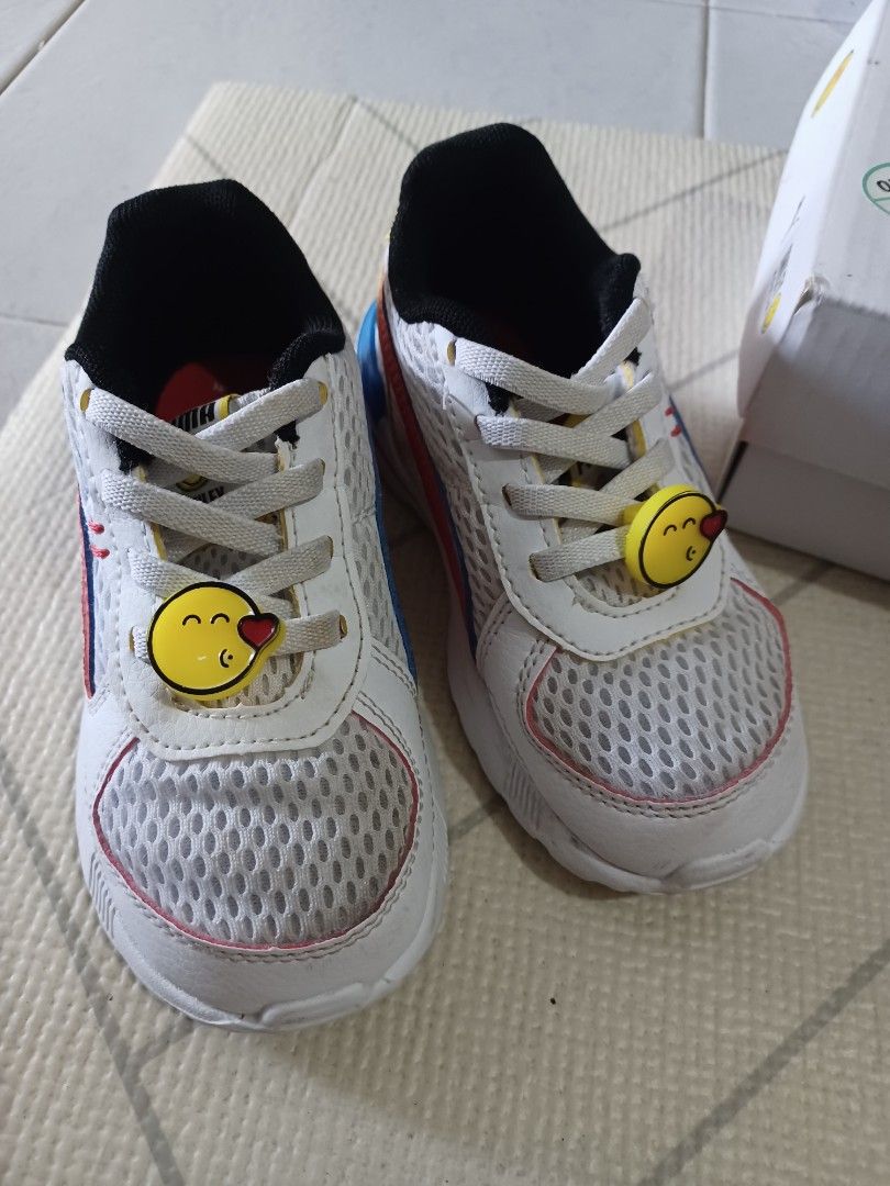 Puma Smiley Shoe, Babies & Kids, Babies & Kids Fashion on Carousell
