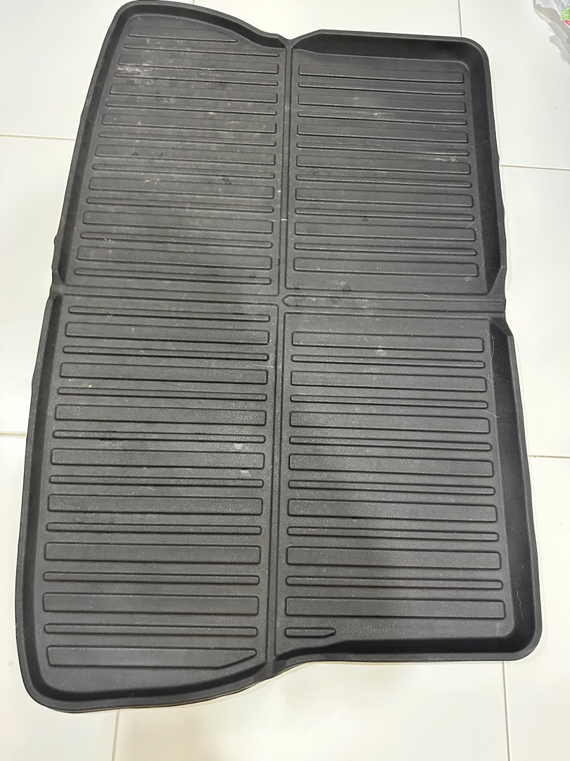 Toyota Raize 1.0 / 1.2 boot tray, Car Accessories, Accessories on Carousell