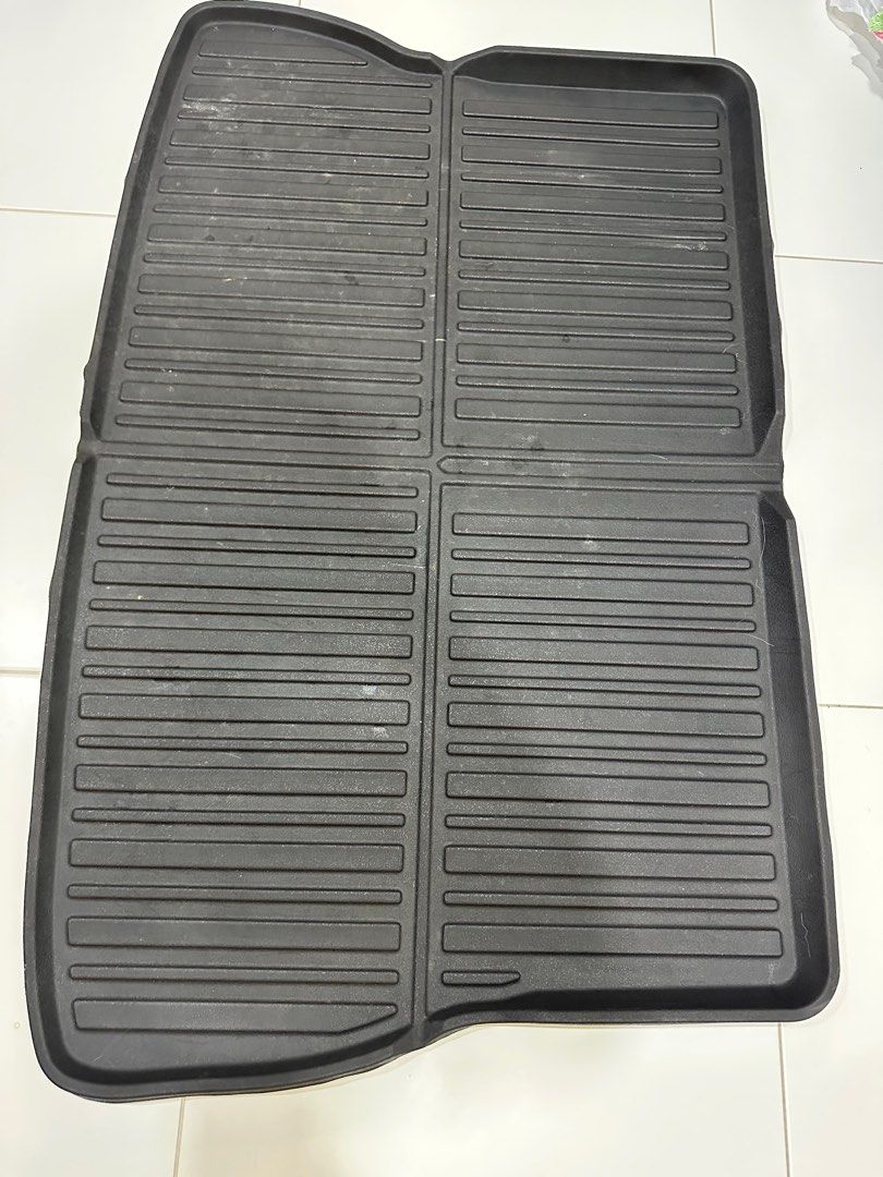 Toyota Raize 1.0 / 1.2 boot tray, Car Accessories, Accessories on Carousell