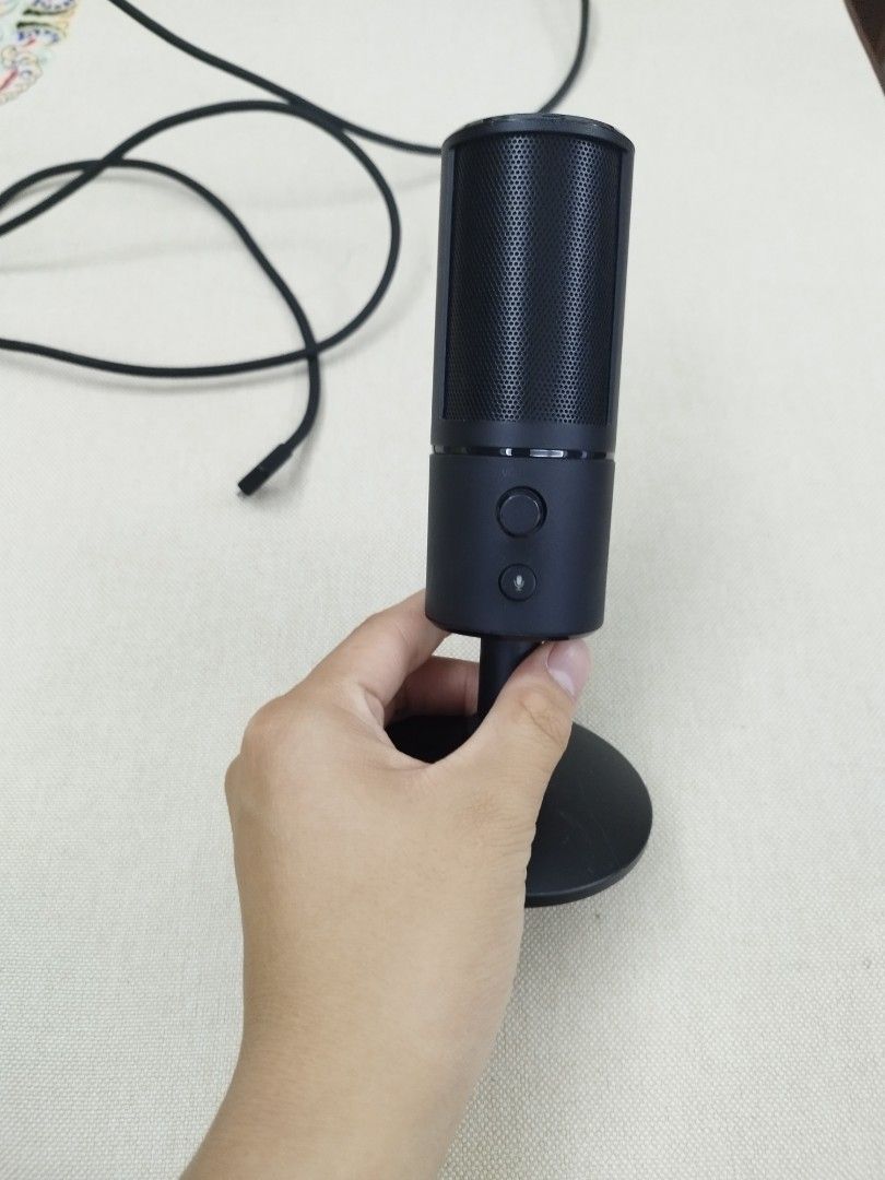 Razer Seiren X USB microphone, Audio, Microphones on Carousell