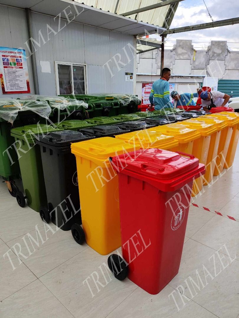 ROLLING TRASH BIN 120L on Carousell