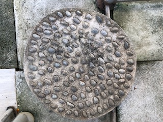 Round garden slabs - 58cm Diameter ($12), Everything Else on Carousell