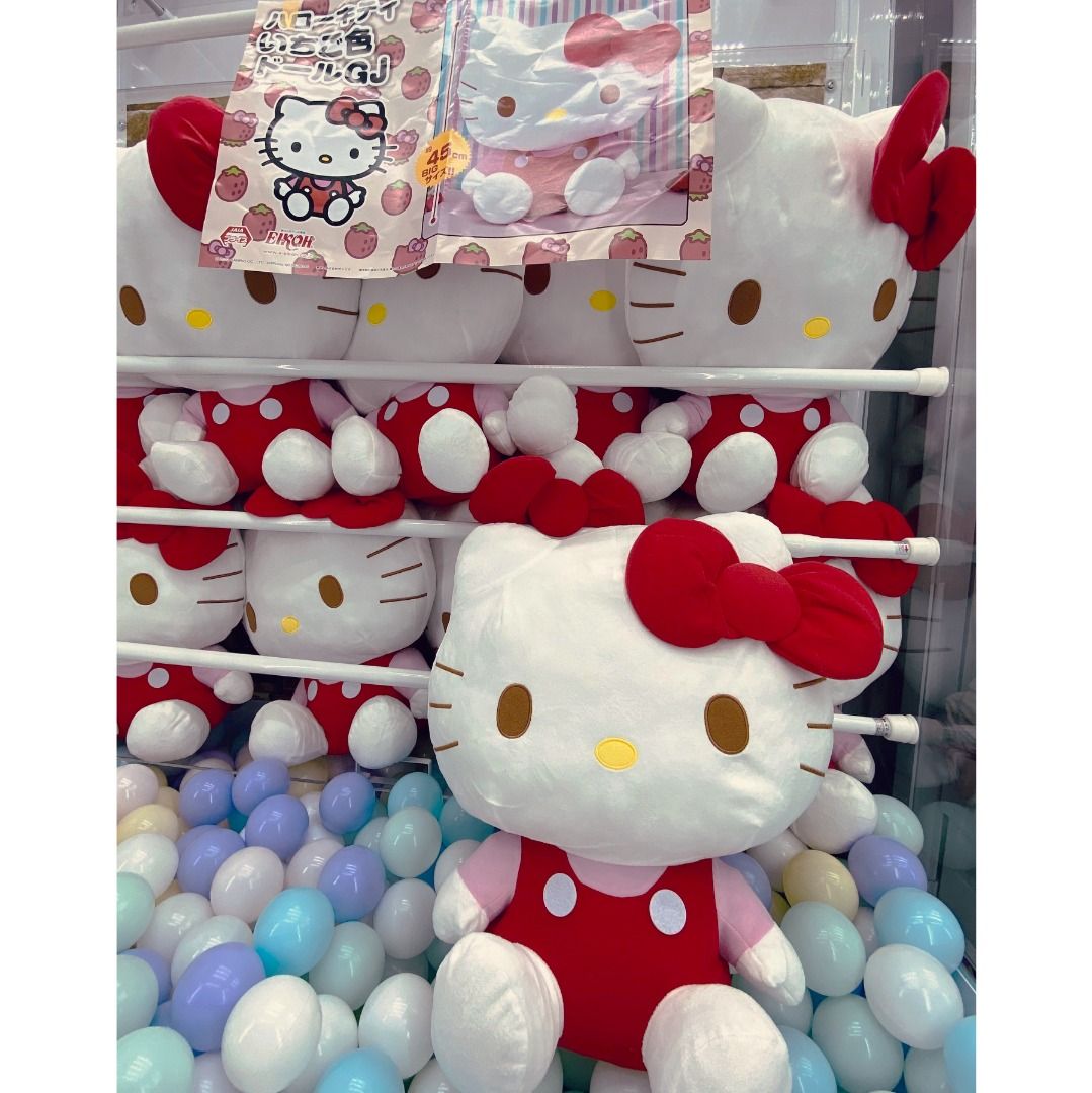 Sanrio Characters - Hello Kitty Strawberry Color Doll Giga Jumbo Plush ...