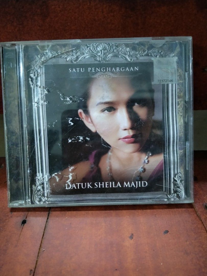 satu penghargaan .. sheila majid, Hobbies & Toys, Music & Media, CDs & DVDs on Carousell