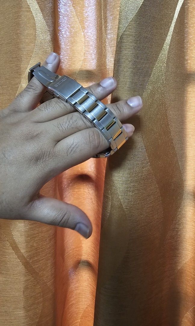 Seiko watch gold sliver, Men's Fashion, Watches & Accessories, Watches ...