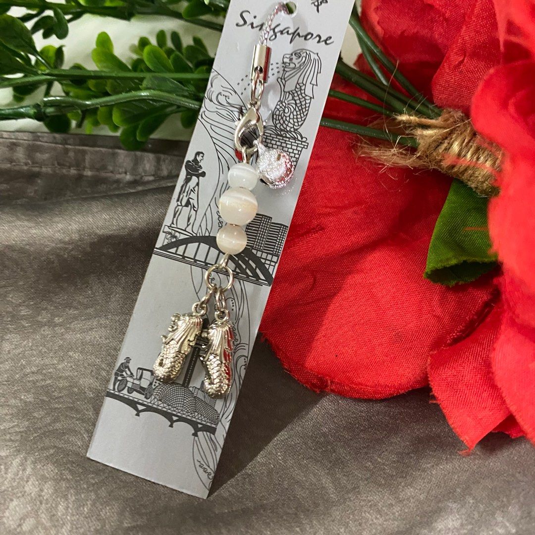 Singapore Merlion keychain_ Bead keychain, Hobbies & Toys, Stationery ...