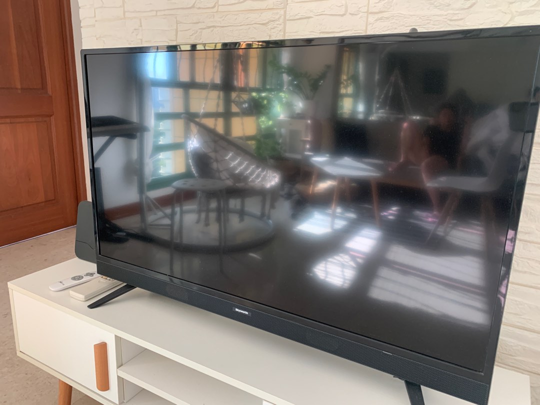 Skyworth 43 LCD, TV & Home Appliances, TV & Entertainment, TV on Carousell