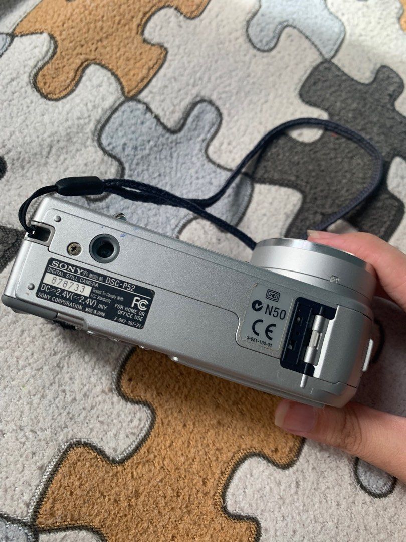 Sony Cybershot DSC - P52 with issue, Photography, Cameras on Carousell