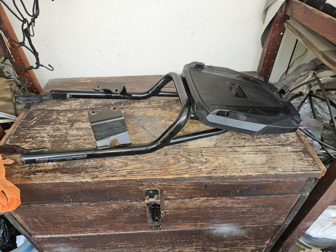 Triumph street twin- KAPPA / bracket, Motorcycles, Motorcycle ...