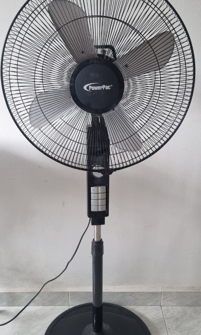 18 inch powerful Standing Fan, Furniture & Home Living, Lighting & Fans ...