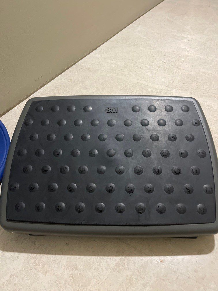3M adjustable footrest, Health & Nutrition, Braces, Support ...