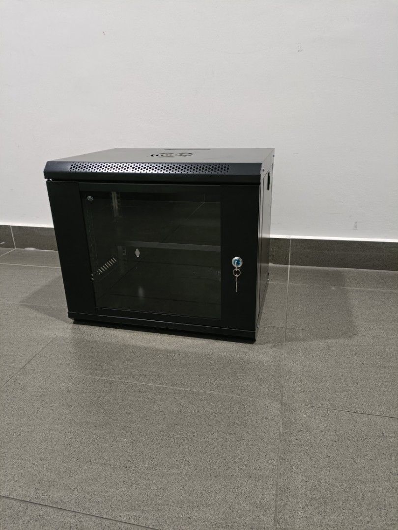 6U server rack back door open, Computers & Tech, Parts & Accessories ...