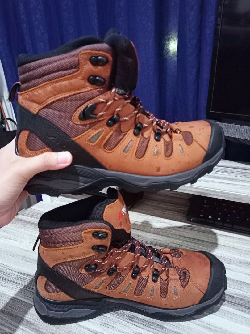 Arei Sepatu Gunung type Valiant Brown ukuran 43, Olah Raga, Baju ...