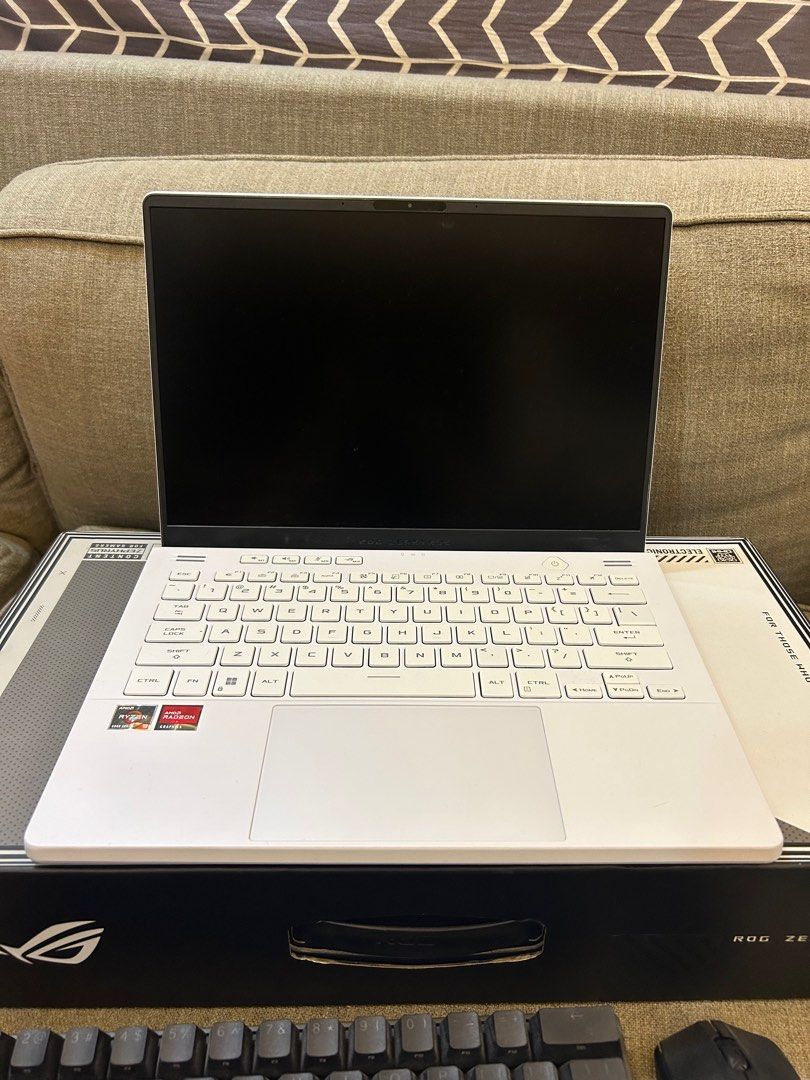 ASUS ROG ZEPHYRUS G14 2022 bought last March 2023 lang with Steelseries ...