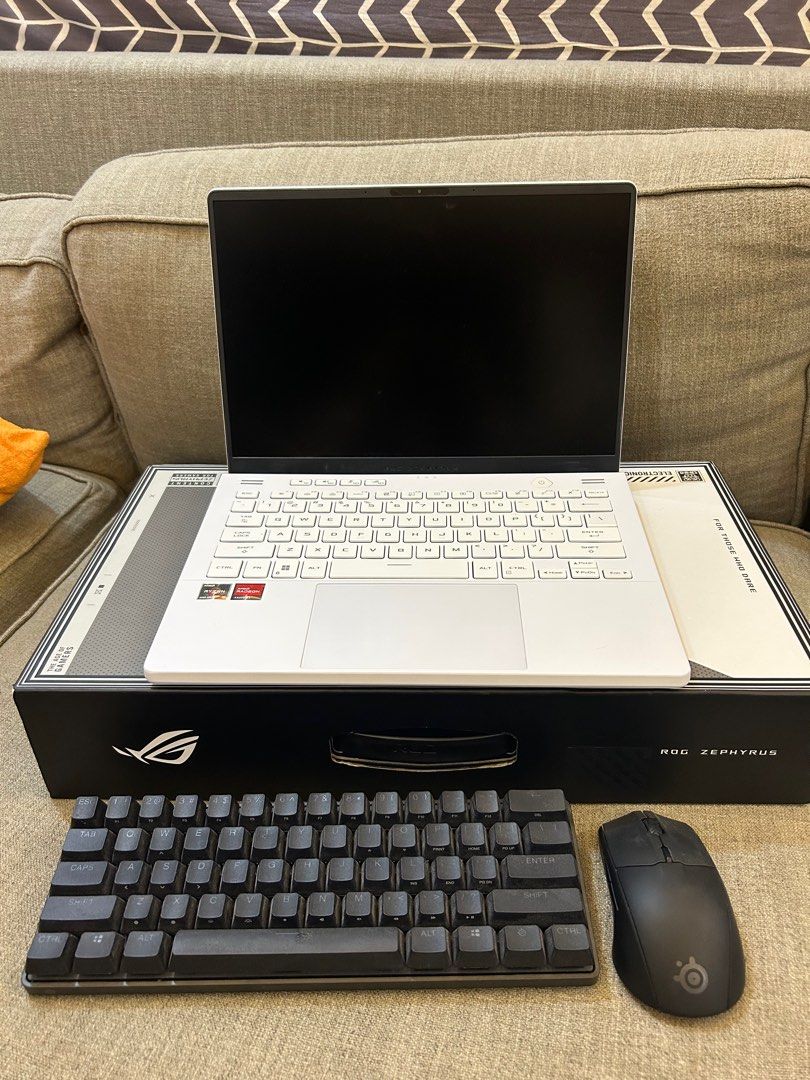 ASUS ROG ZEPHYRUS G14 2022 bought last March 2023 lang with Steelseries ...