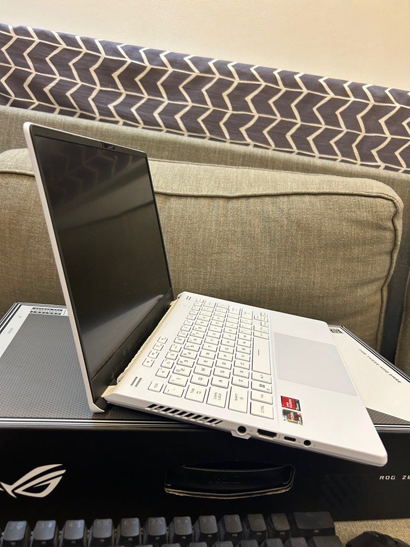 ASUS ROG ZEPHYRUS G14 2022 bought last March 2023 lang with Steelseries ...