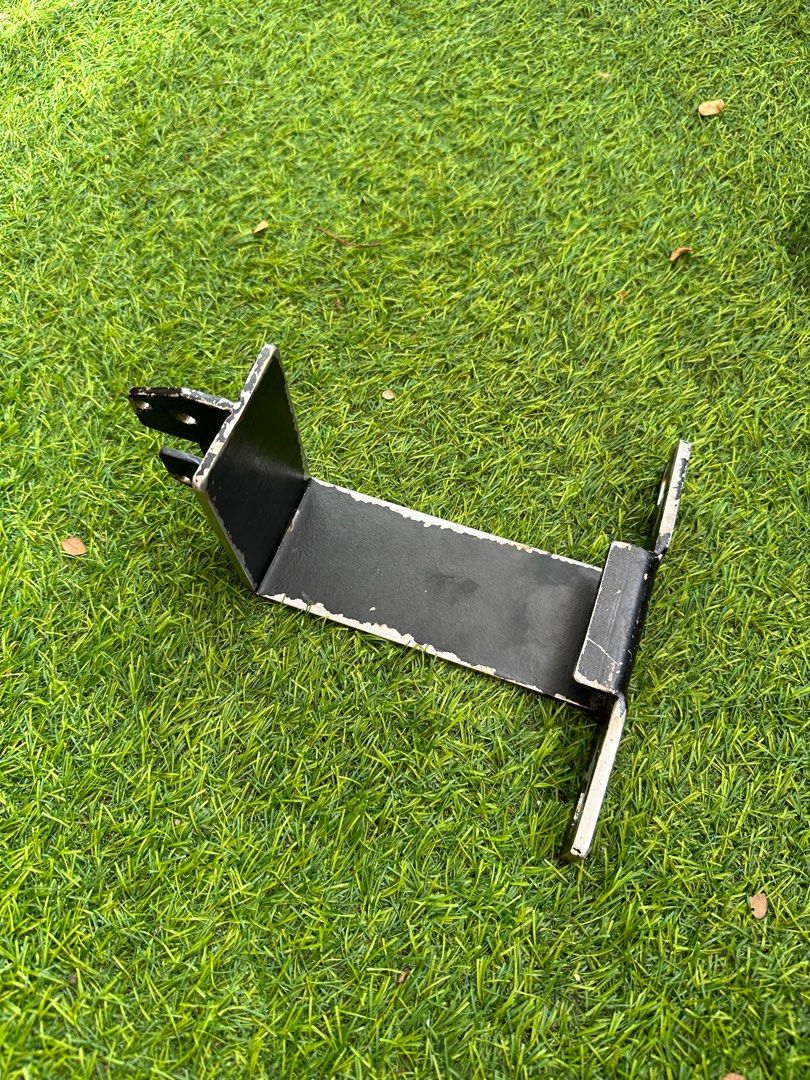 Bracket for mako kayak, Sports Equipment, Fishing on Carousell