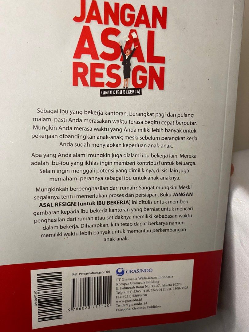 Buku berjudul jangan asal resign, Buku & Alat Tulis, Buku di Carousell