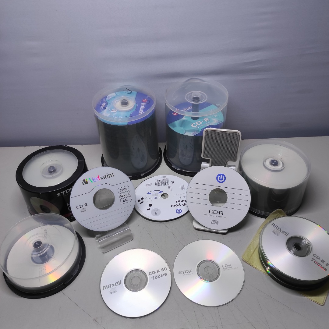 CD R 52x 700mb Verbatim TDK and Maxell recordable 15 each 12, Hobbies & Toys, Music & Media, CDs ...