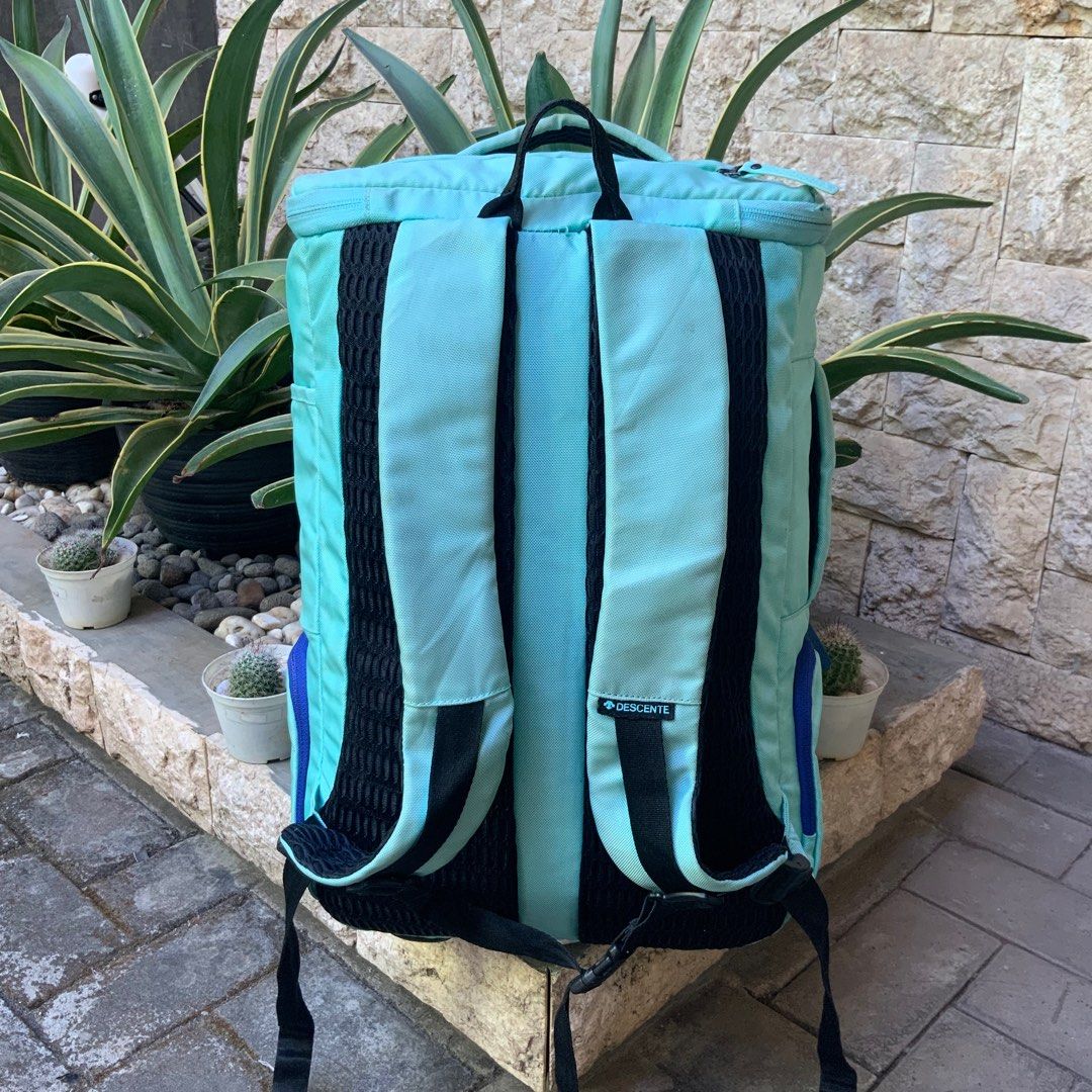 DESCENTE ATHLETIC URBAN TRAVEL LAPTOP BACKPACK CYAN, Fesyen Pria, Tas ...