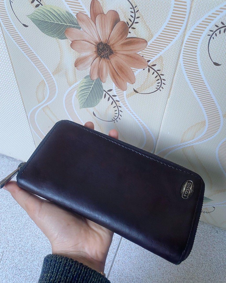 Dompet fossil kulit tebal, Fesyen Wanita, Tas & Dompet di Carousell