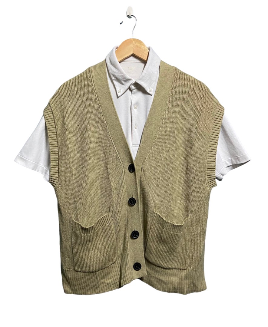 Gu By Uniqlo Vest, Men's Fashion, Tops & Sets, Vests on Carousell