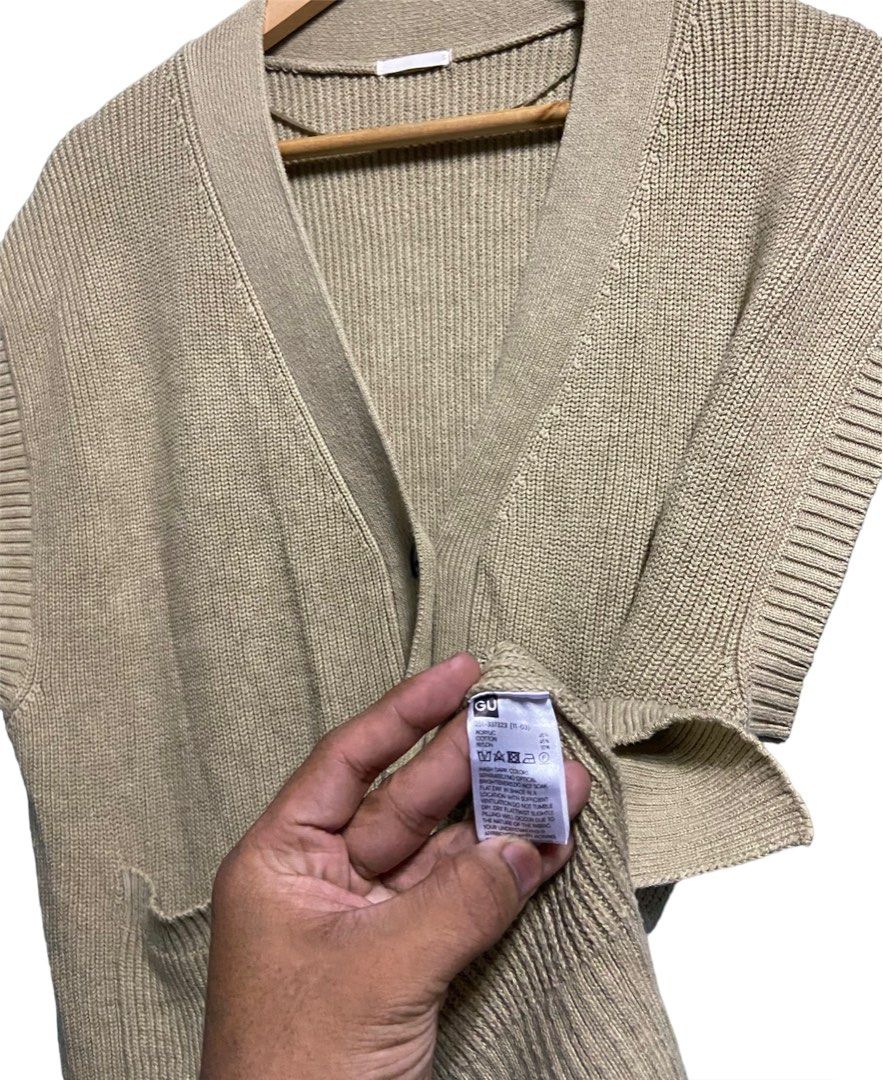 Gu By Uniqlo Vest, Men's Fashion, Tops & Sets, Vests on Carousell