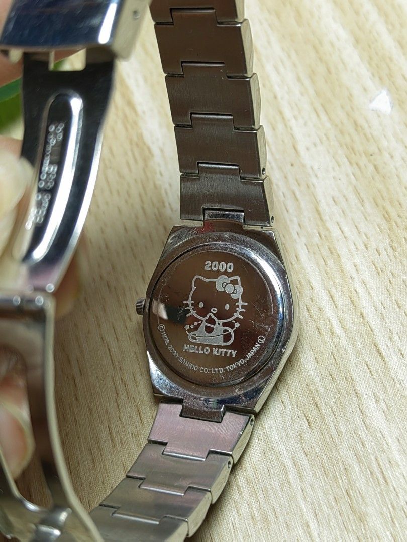 Hello Kitty 2000 on Carousell