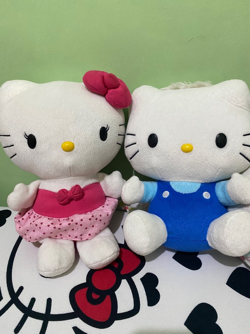 Hello kitty couple on Carousell