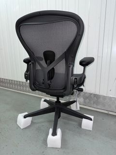 Herman Miller Sayl chair , Armless model, Furniture & Home Living ...