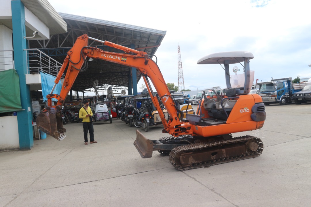 HITACHI MINI EXCAVATOR EX30-2 WITH DOZER & BREAKERLINE, 3,579 HOURS on ...